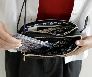 Books Kinokuniya: kippis 2層式お財布＆スマホショルダ−一体型バッグBOOK （[バラエティ]） / (9784299046451)